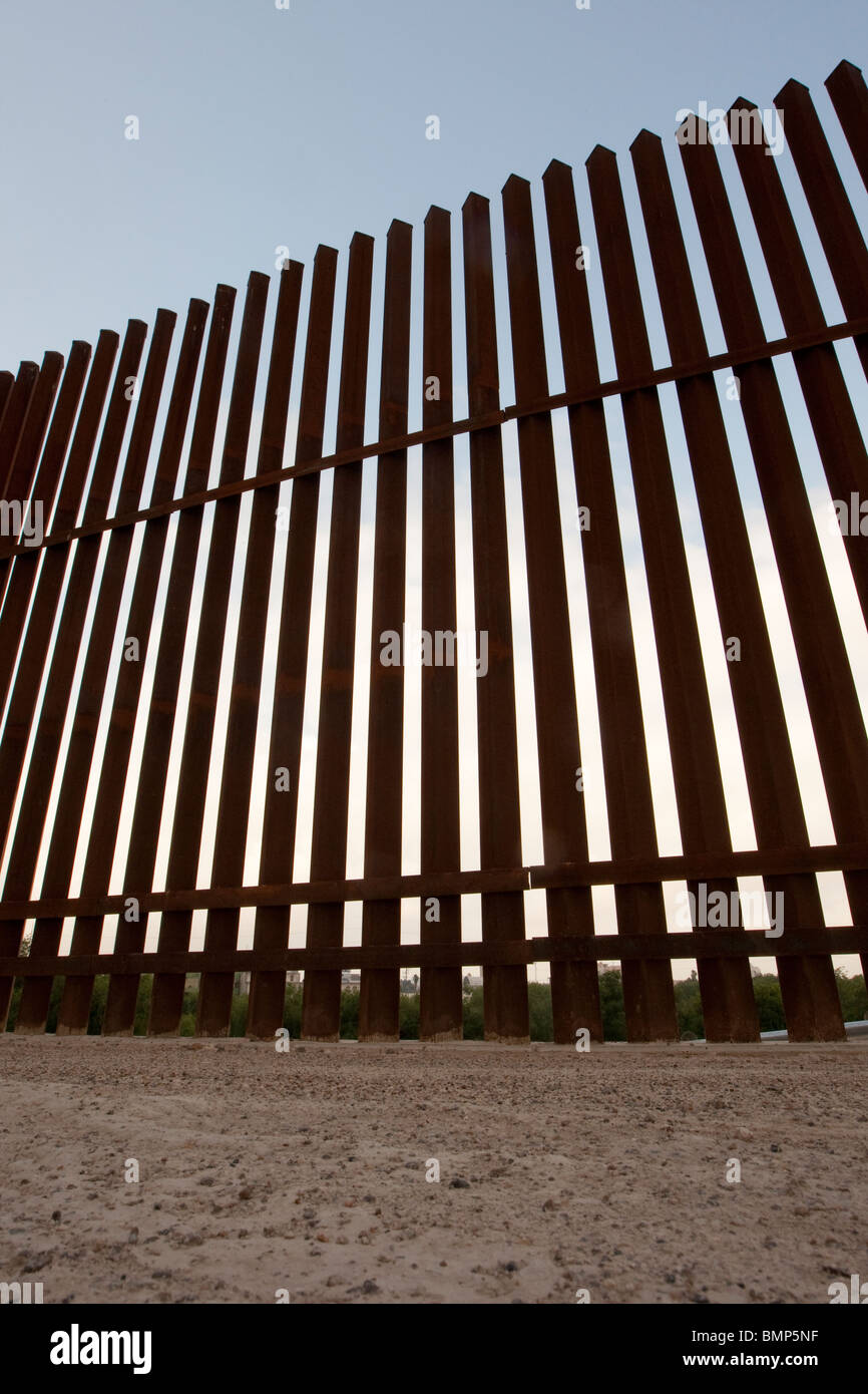 Border wall u s and mexico hi-res stock photography and images - Alamy