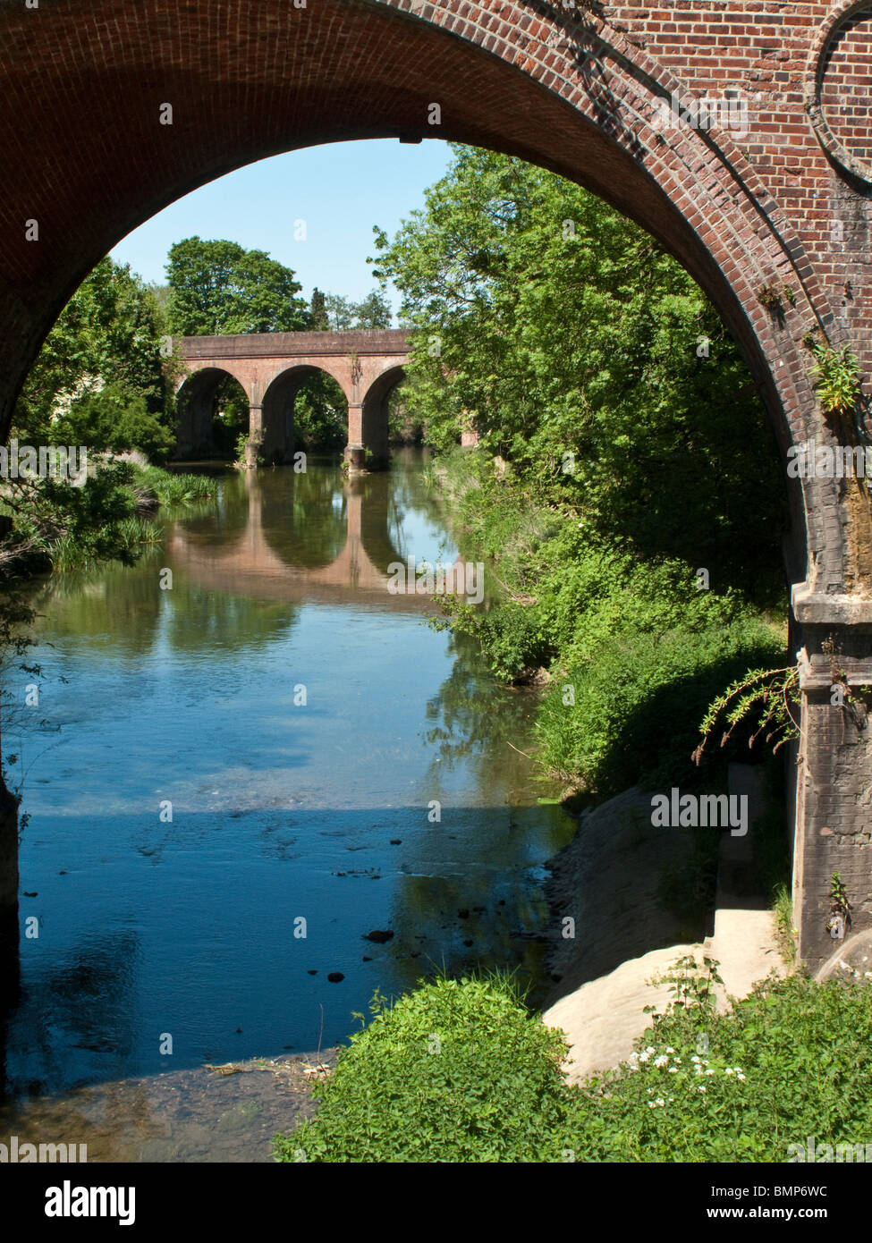 Rail bridge over River Mole. Leatherhead, Surrey, England, UK Stock ...