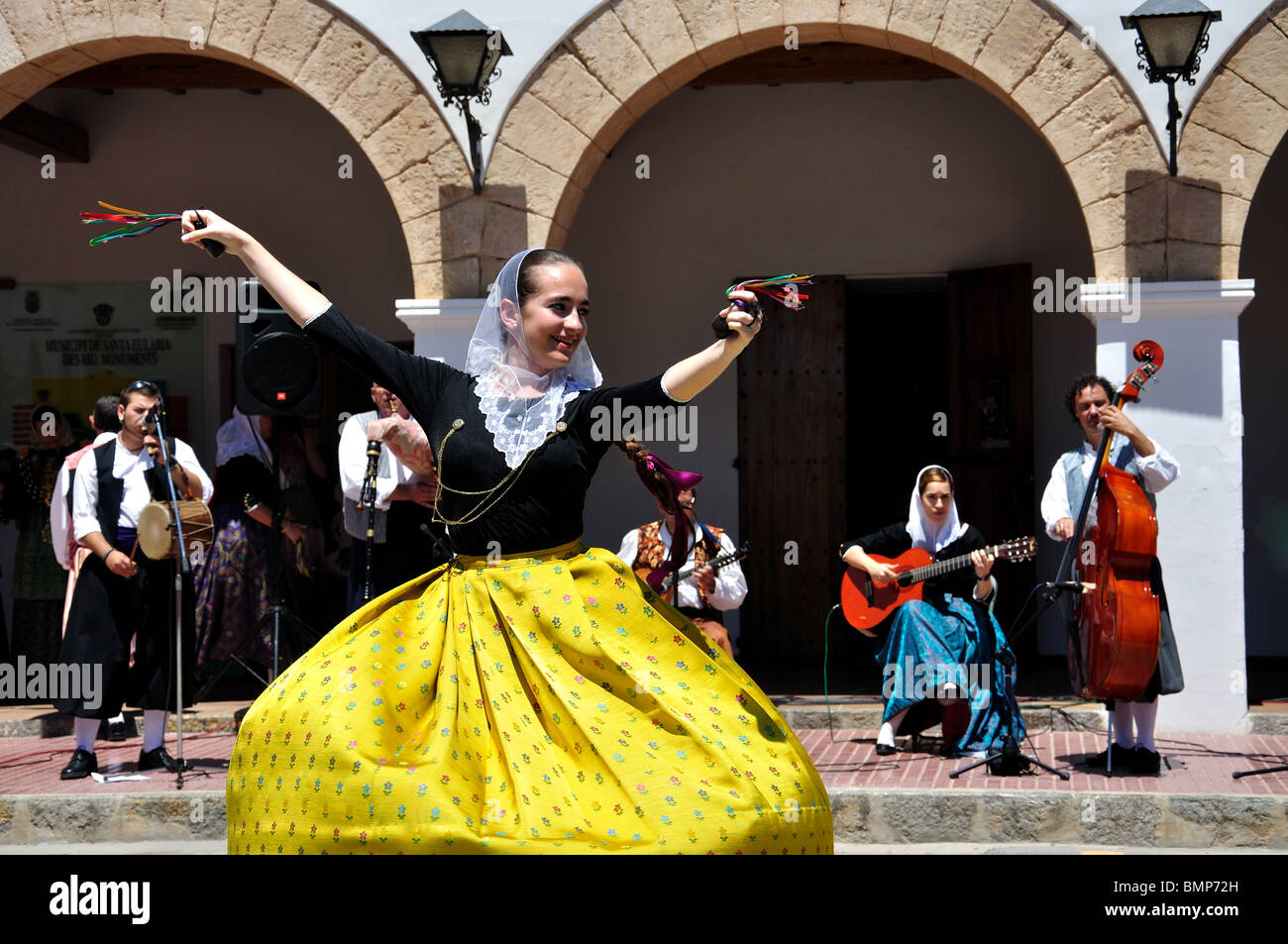 Balearic folklore show, Placa d'Espanya, Santa Eularia des Riu, Ibiza ...