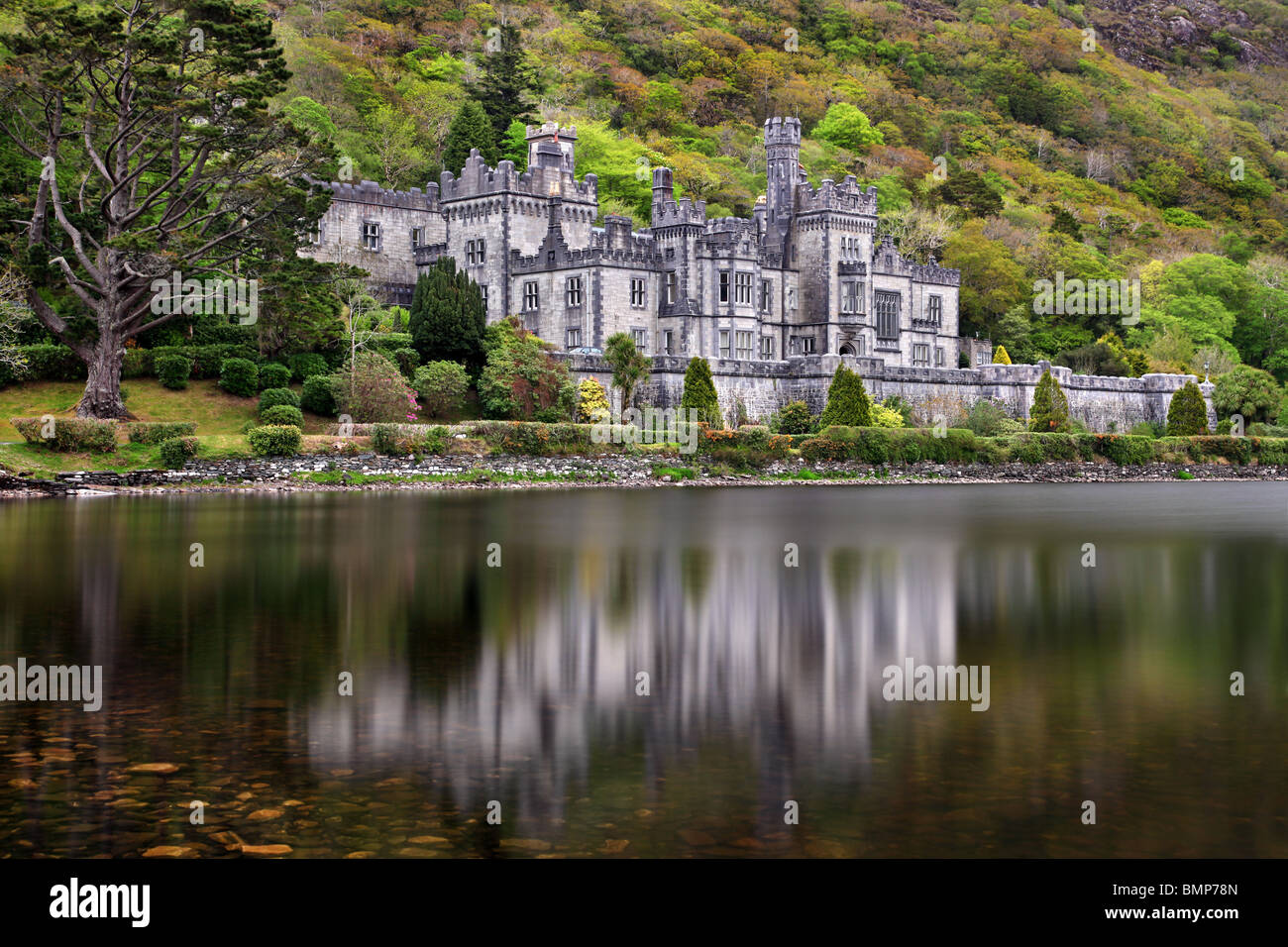 Kylemore abbey hi-res stock photography and images - Alamy