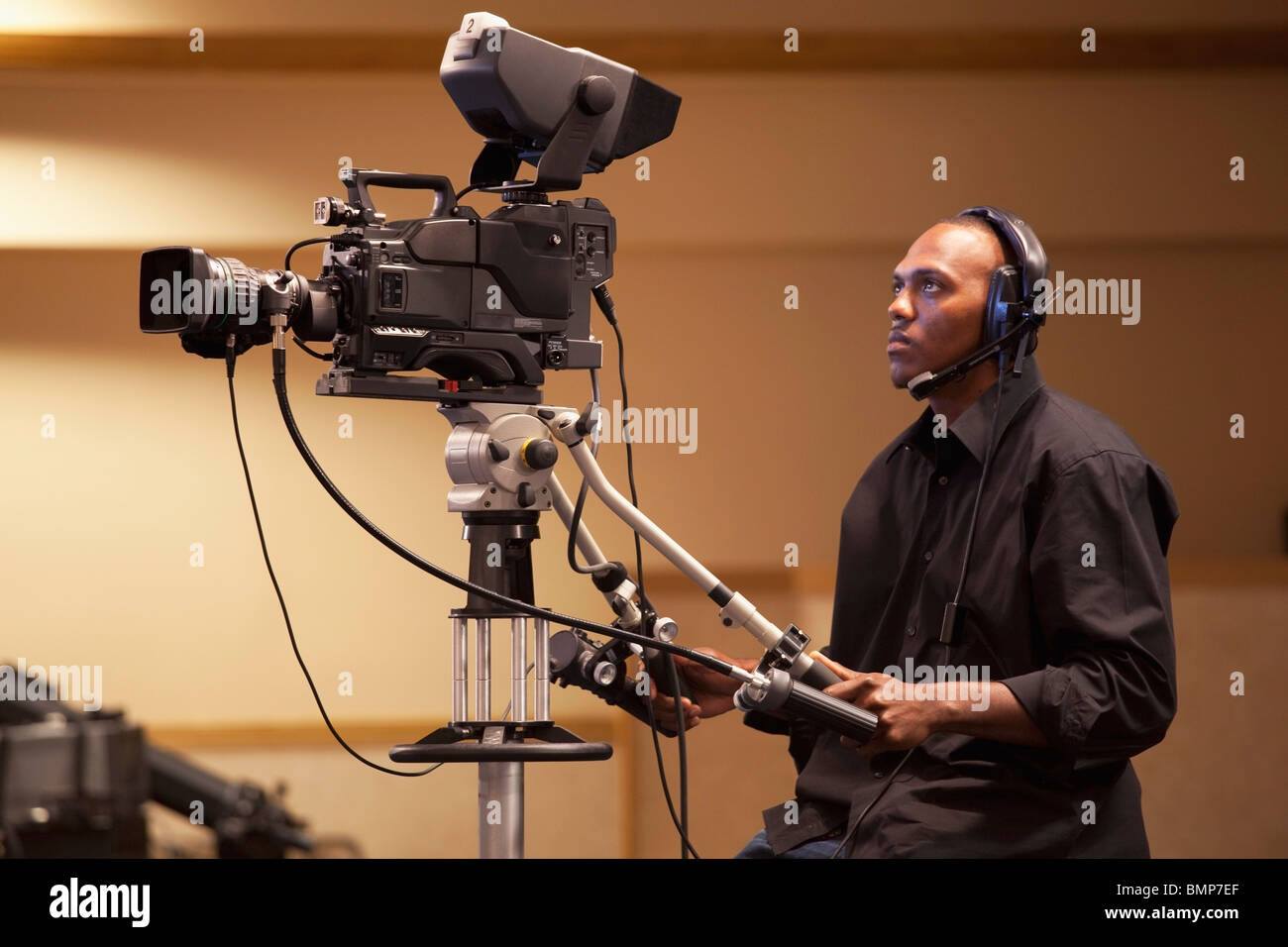 Tv cameramen operators hi-res stock photography and images - Alamy