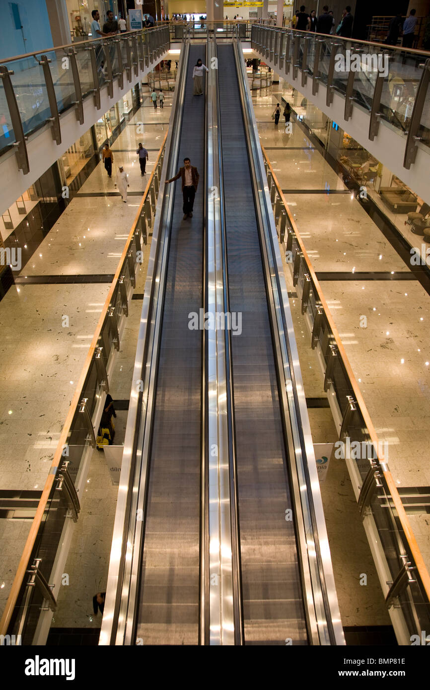 BAHRAIN CITY CENTRE SHOPPING MALL Stock Photo - Alamy