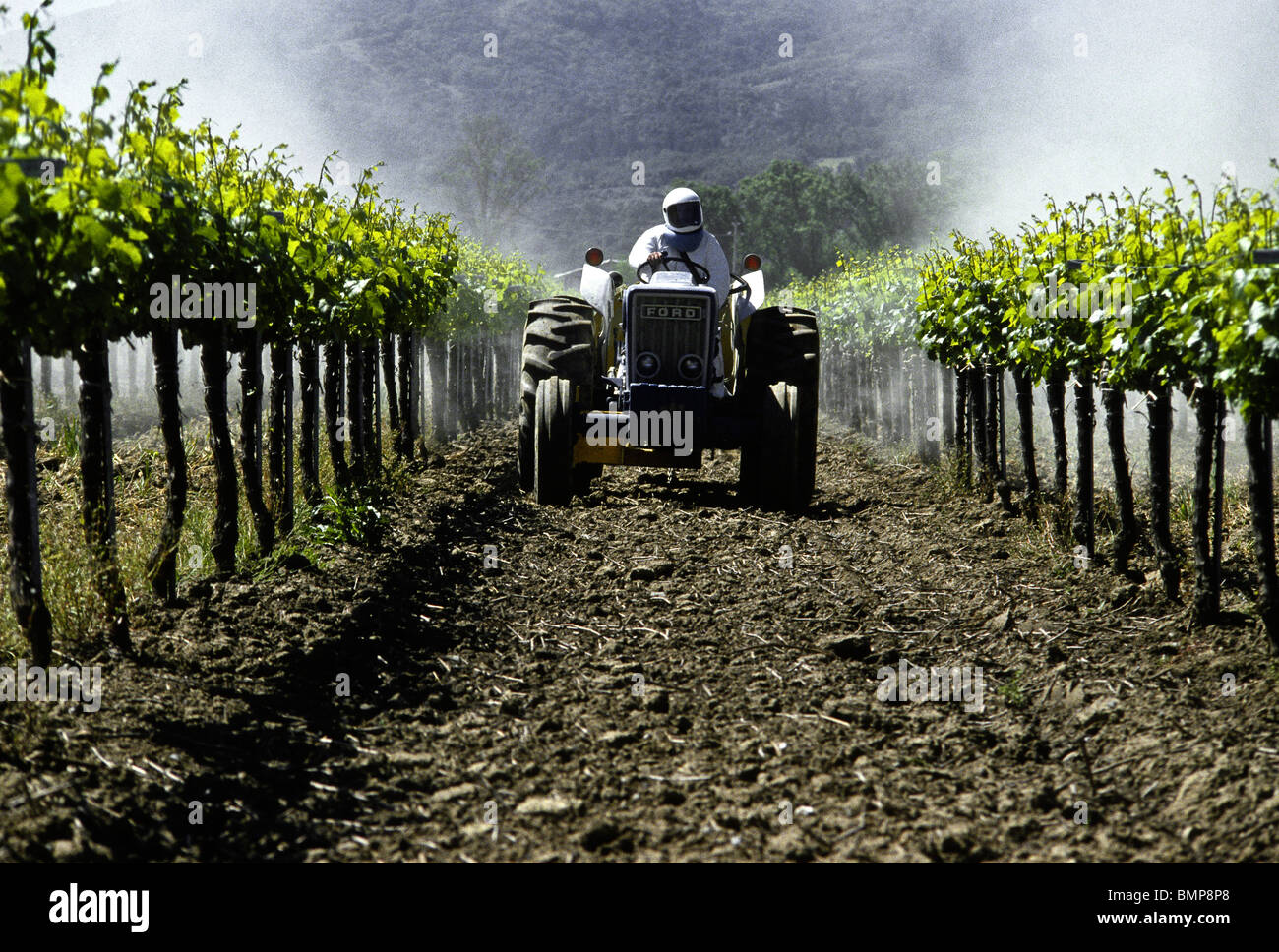 Vineyard crop spraying tractor hi-res stock photography and images - Alamy