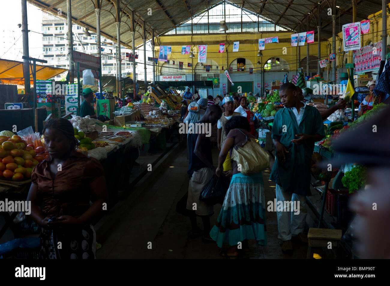 Mercado central maputo mozambique hi-res stock photography and images ...