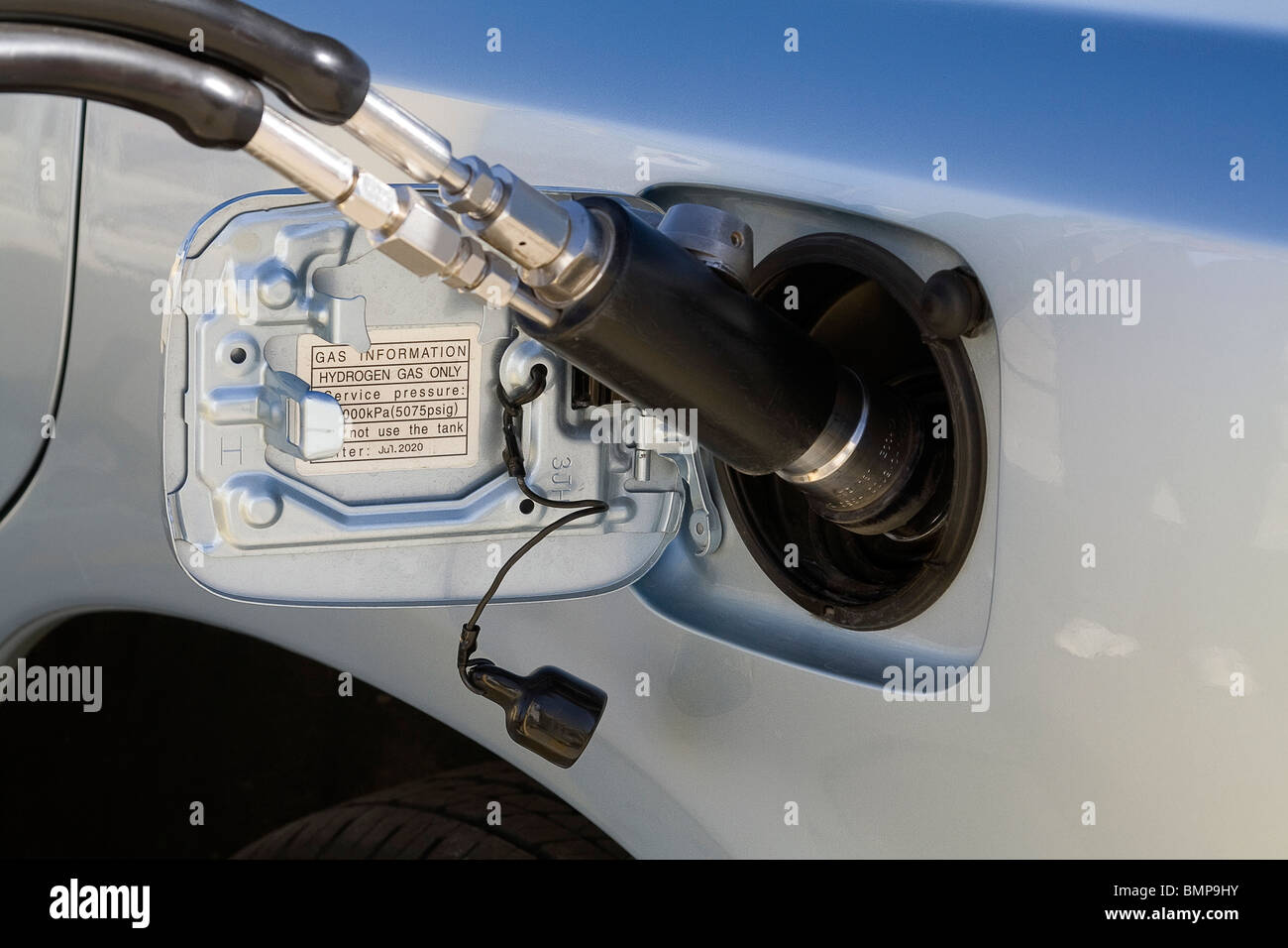 Hydrogen car refuel hi-res stock photography and images - Alamy