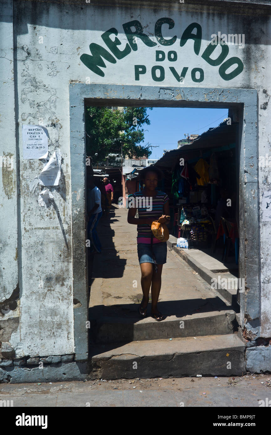 Street market in maputo hi-res stock photography and images - Alamy