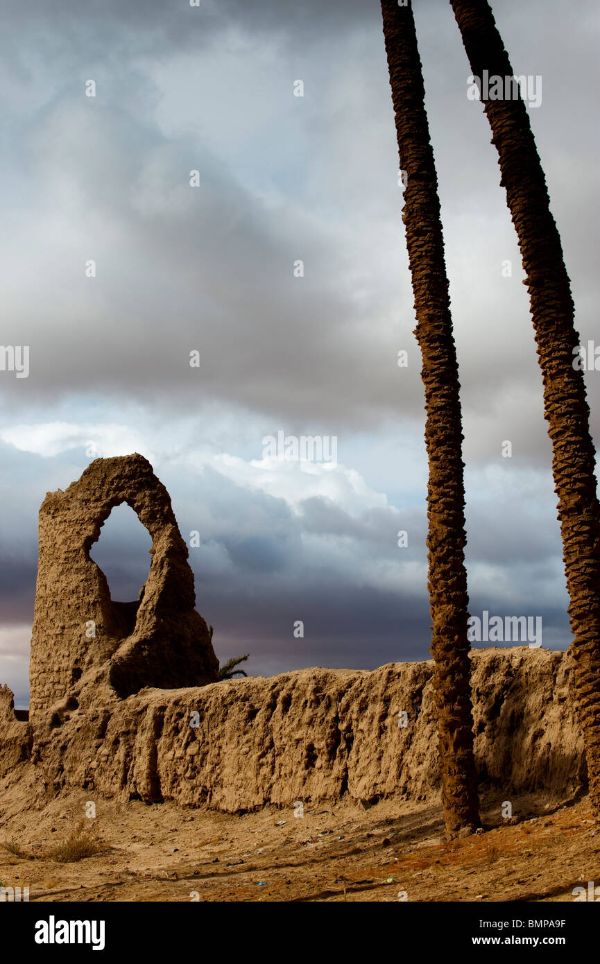 Ruin fortifications hi-res stock photography and images - Alamy