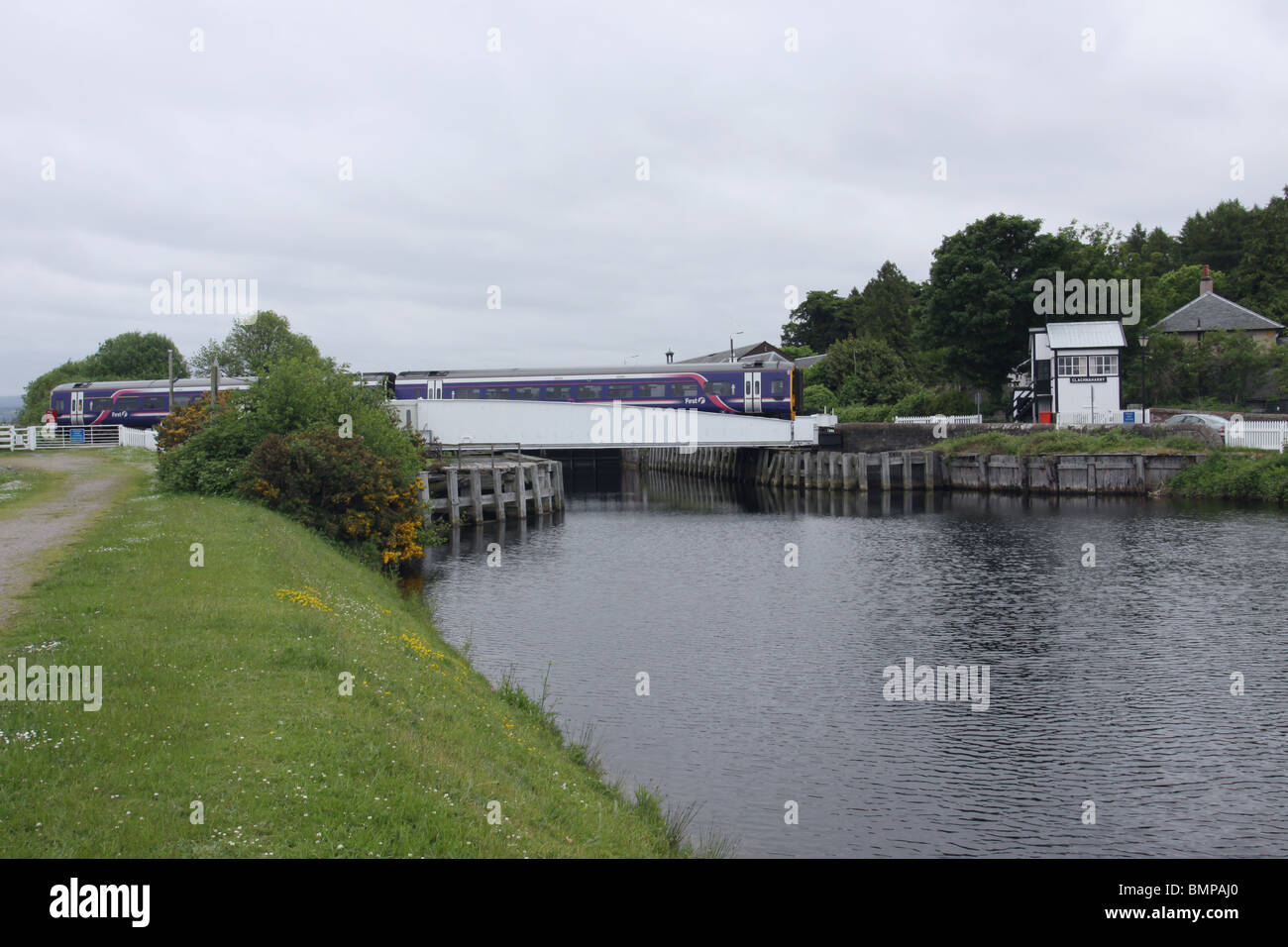 Train inverness hi-res stock photography and images - Alamy