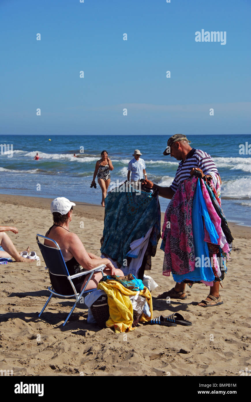 Lookie hi-res stock photography and images - Alamy