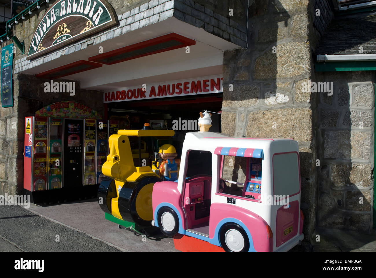 Amusement arcade exterior hi-res stock photography and images - Alamy