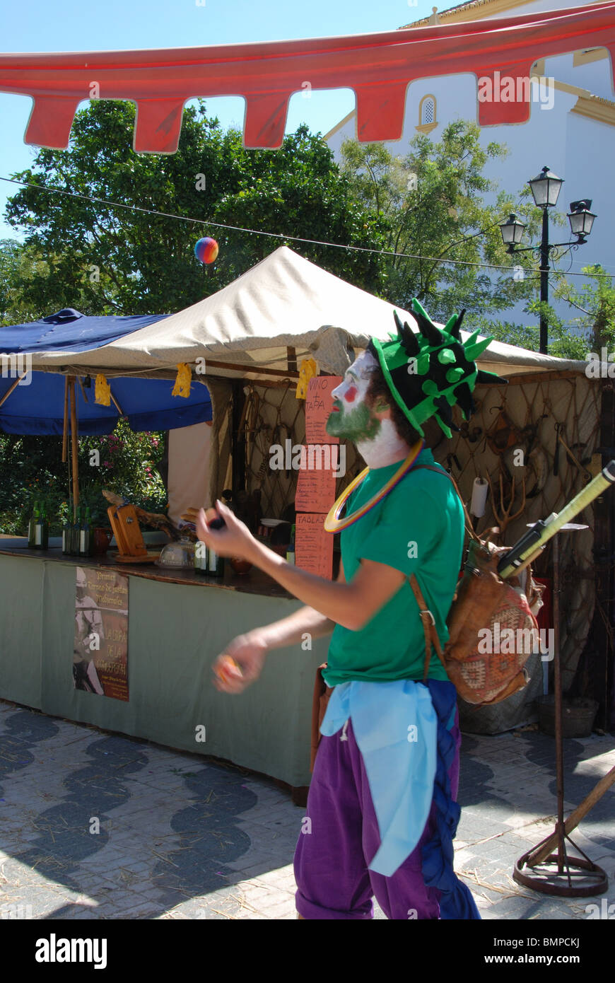 Juggler medieval hi-res stock photography and images - Alamy