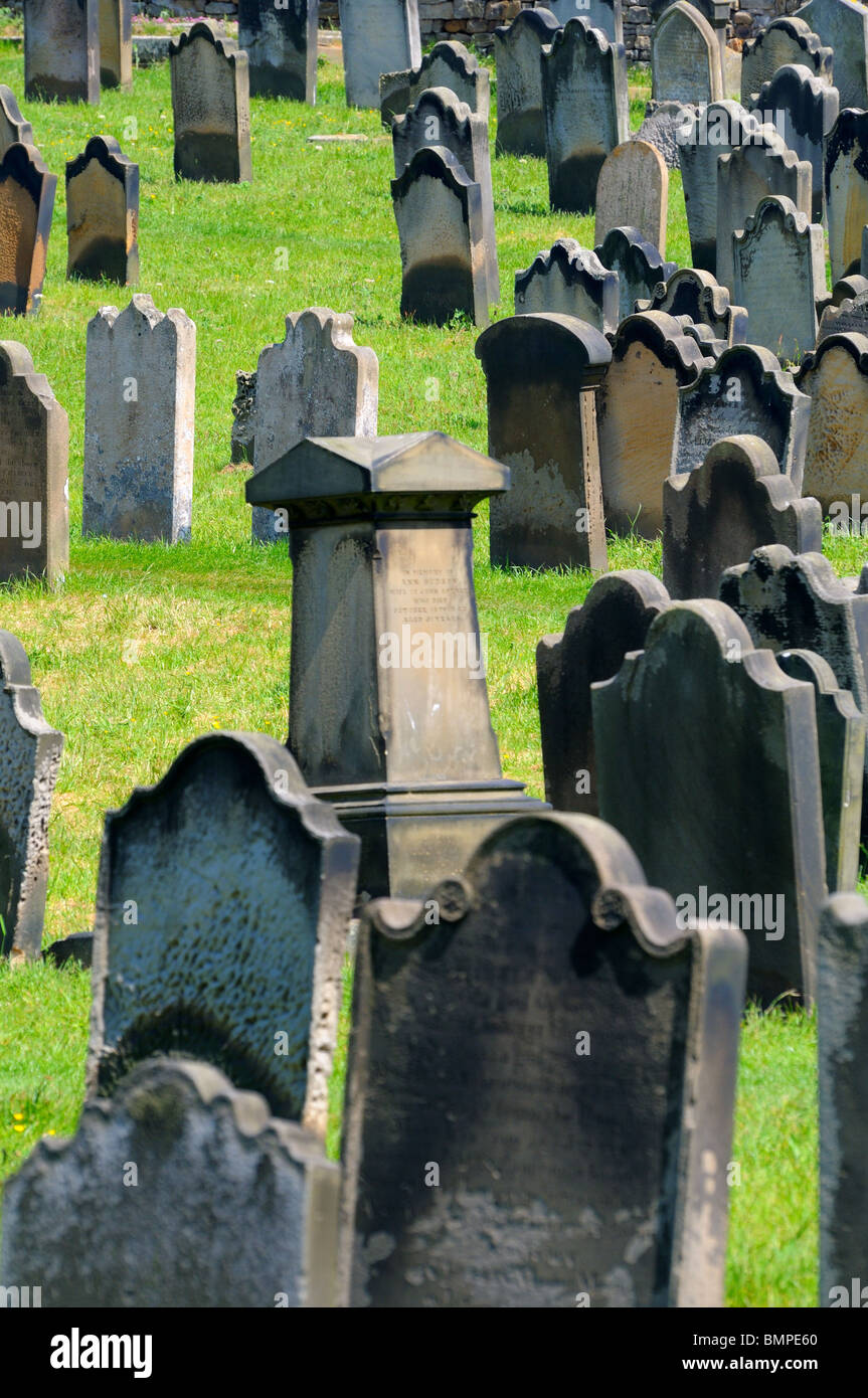 Whitby abbey graveyard gravestones hi-res stock photography and images ...
