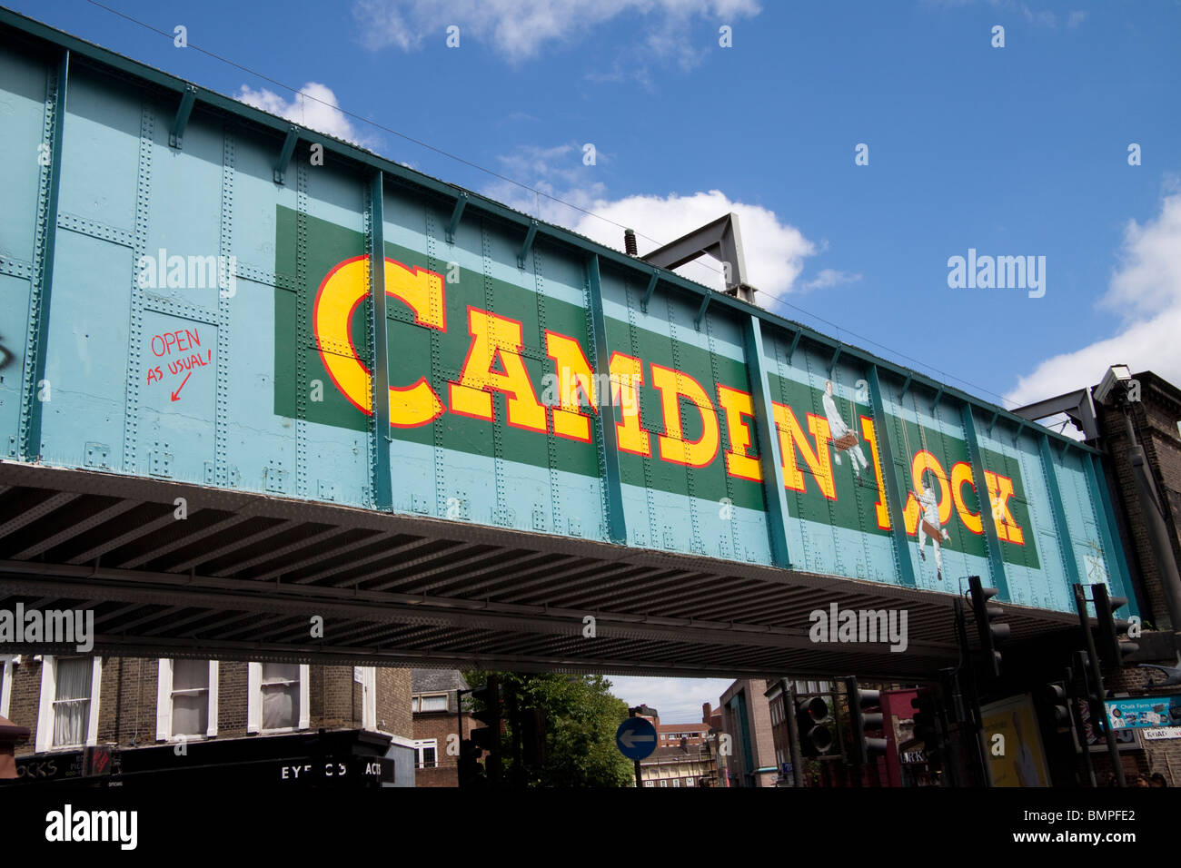 Camden lock railway bridge camden hi-res stock photography and images ...