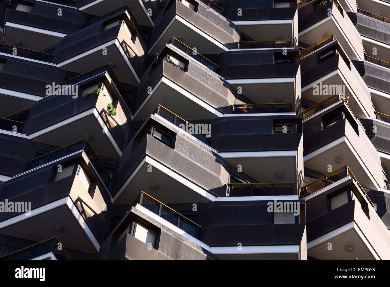 Israel, Tel Aviv, The Dizengoff tower at Dizengoff shopping center in ...
