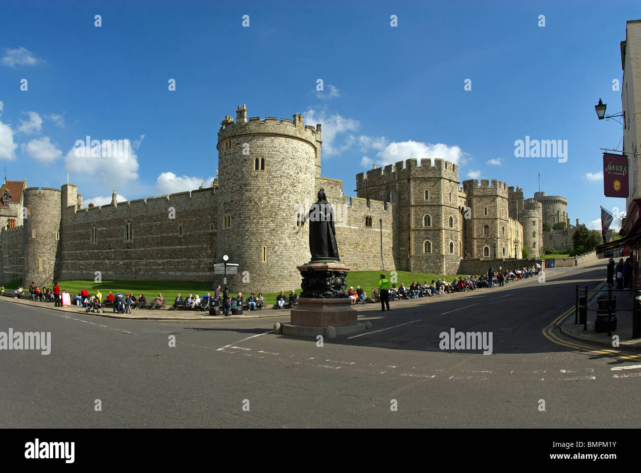 Residence castle hi-res stock photography and images - Alamy