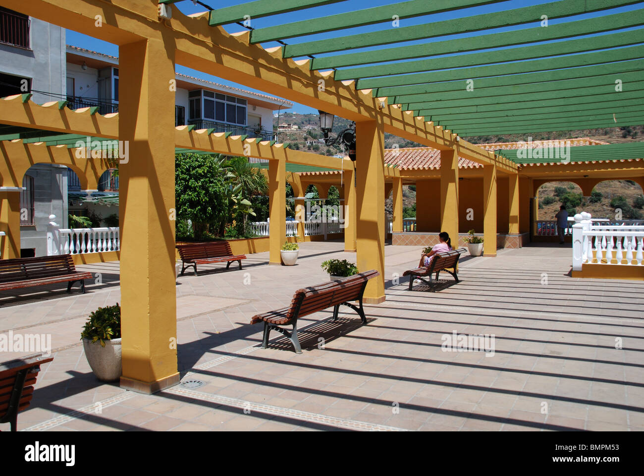 Covered seating areas hi-res stock photography and images - Alamy