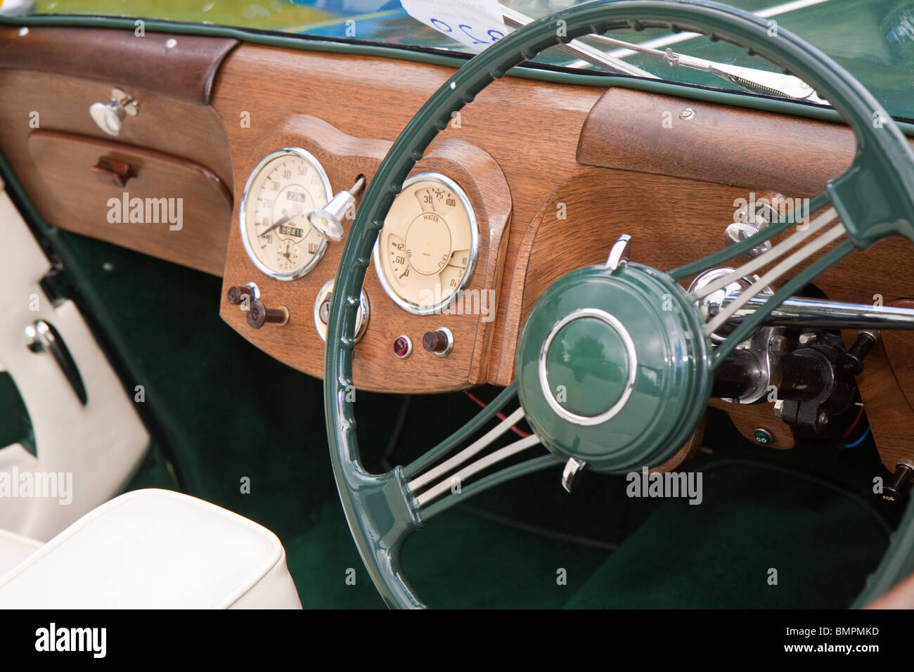 Dashboard of a Triumph Roadster classic car Stock Photo - Alamy