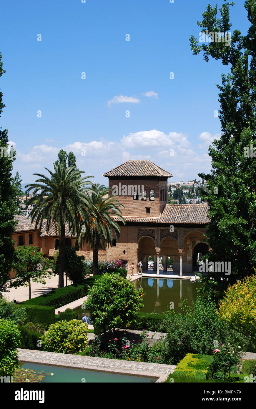 Palacio del Partal (Gardens of the partal), Palace of Alhambra, 14th ...