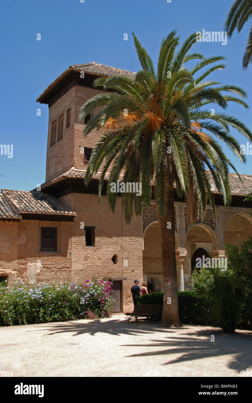 Palacio del Partal (Gardens of the partal), Palace of Alhambra, 14th ...
