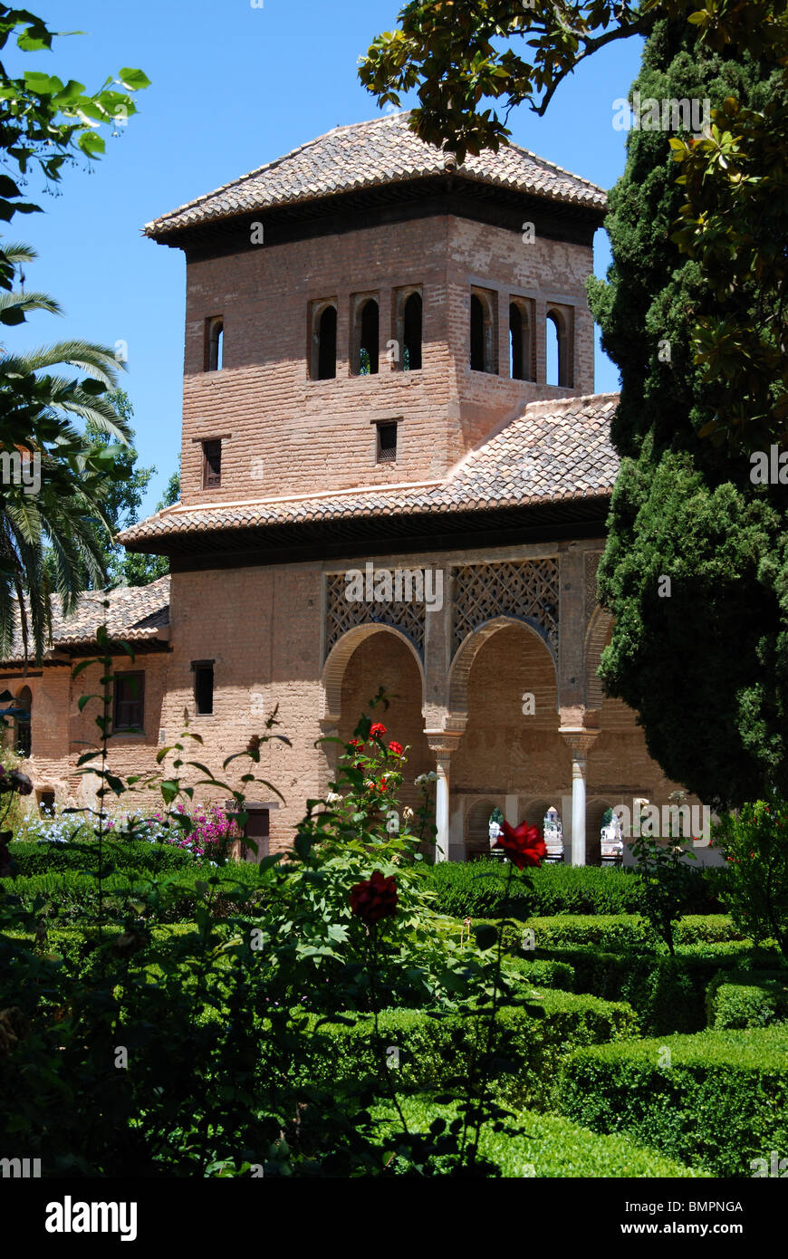 Palacio del Partal (Gardens of the partal), Palace of Alhambra, 14th ...