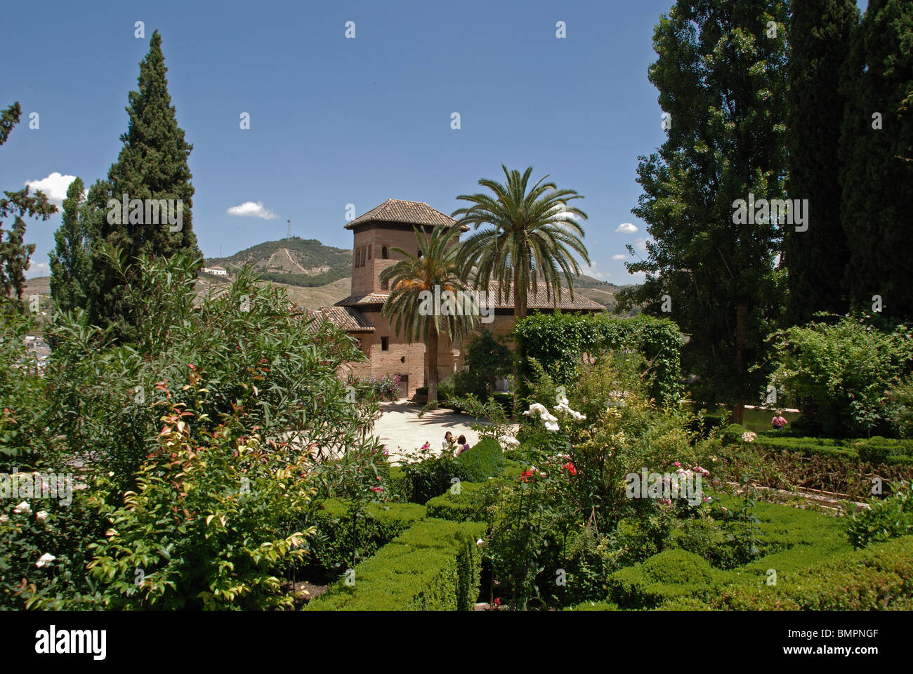 Palacio del Partal (Gardens of the partal), Palace of Alhambra, 14th ...