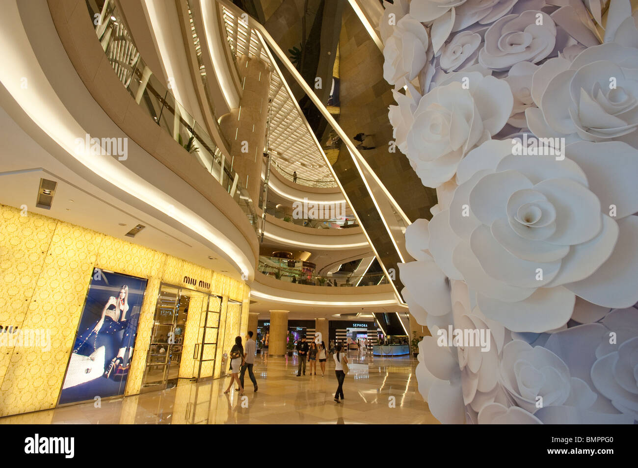 New ion shopping mall hi-res stock photography and images - Alamy