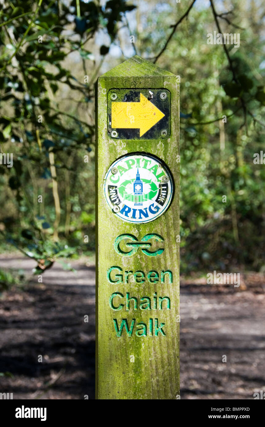 A waymarker for the Green Chain Walk and Capital Ring in Ravensbourne ...