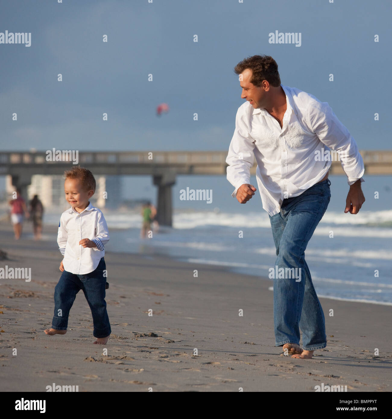 Piers 4 image hi-res stock photography and images - Alamy