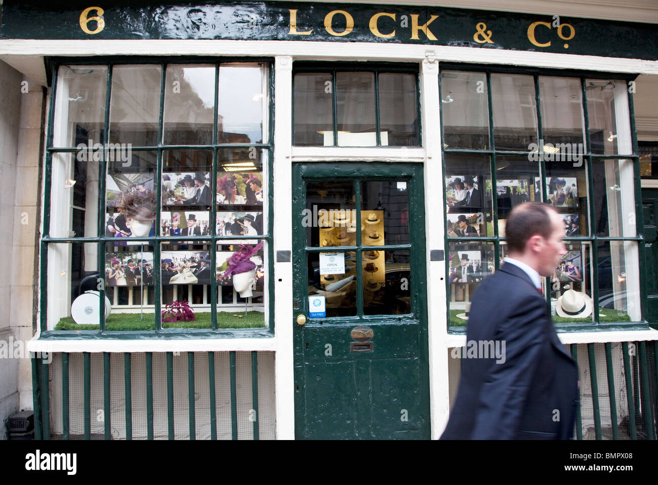 Milliners shop hi-res stock photography and images - Alamy