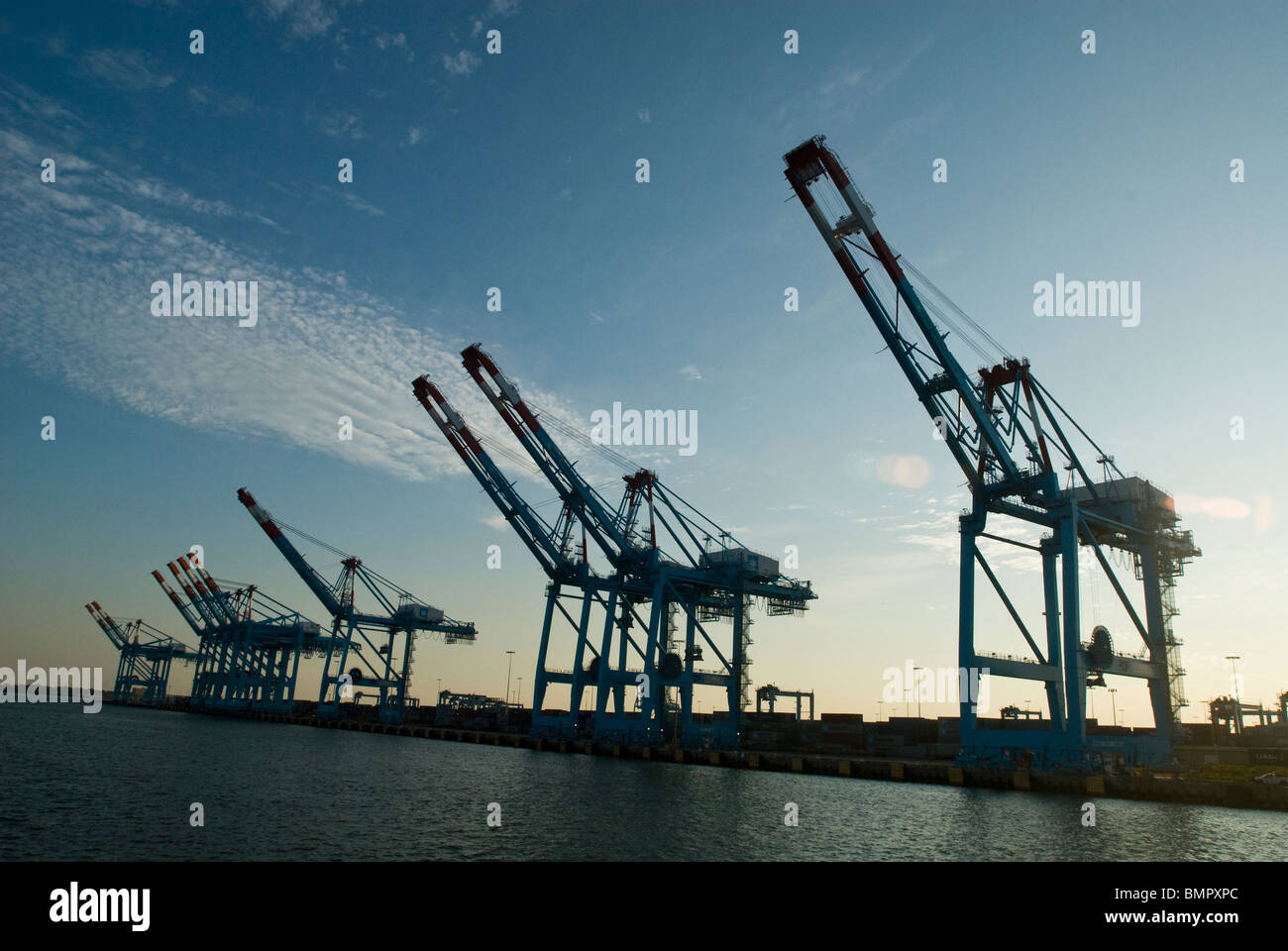 Elizabeth marine terminal hi-res stock photography and images - Alamy