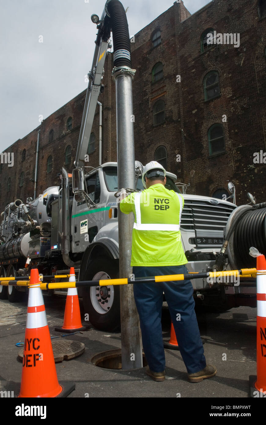 Underground water pipes new york hi-res stock photography and images ...