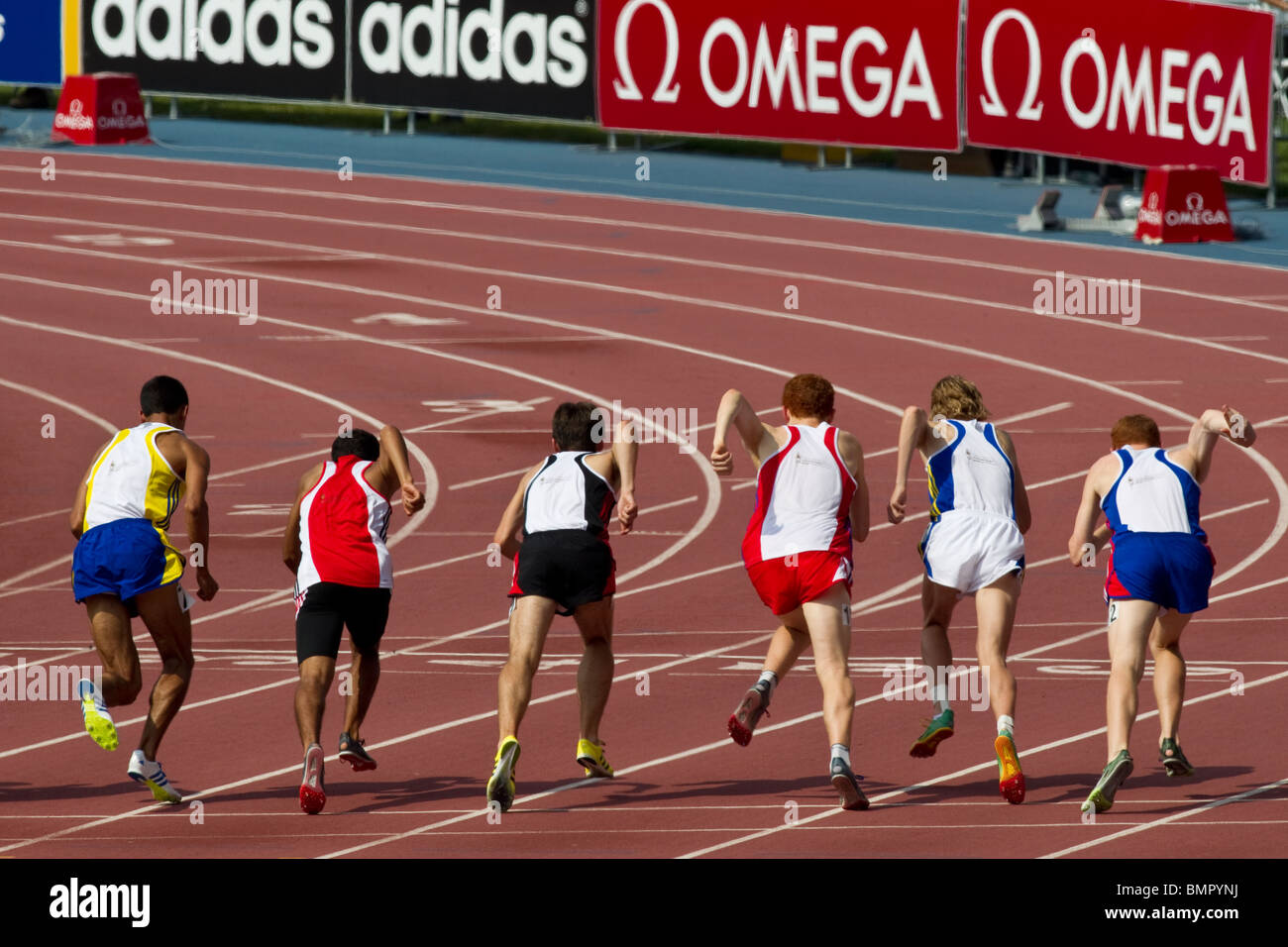 Runners competing in the Jim Ryan High School Dream Mile at the New ...