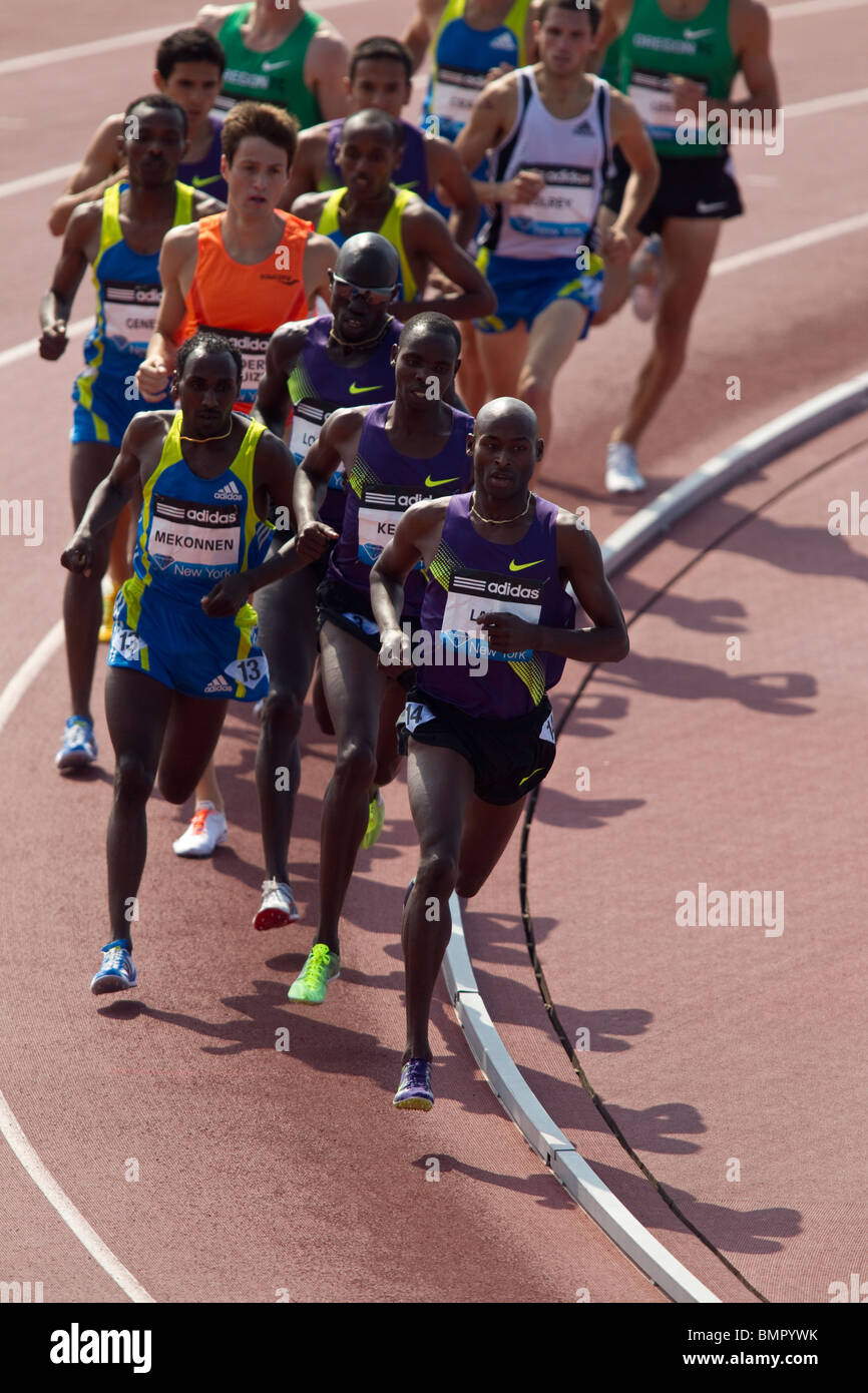 Mens 1500 meters hi-res stock photography and images - Alamy