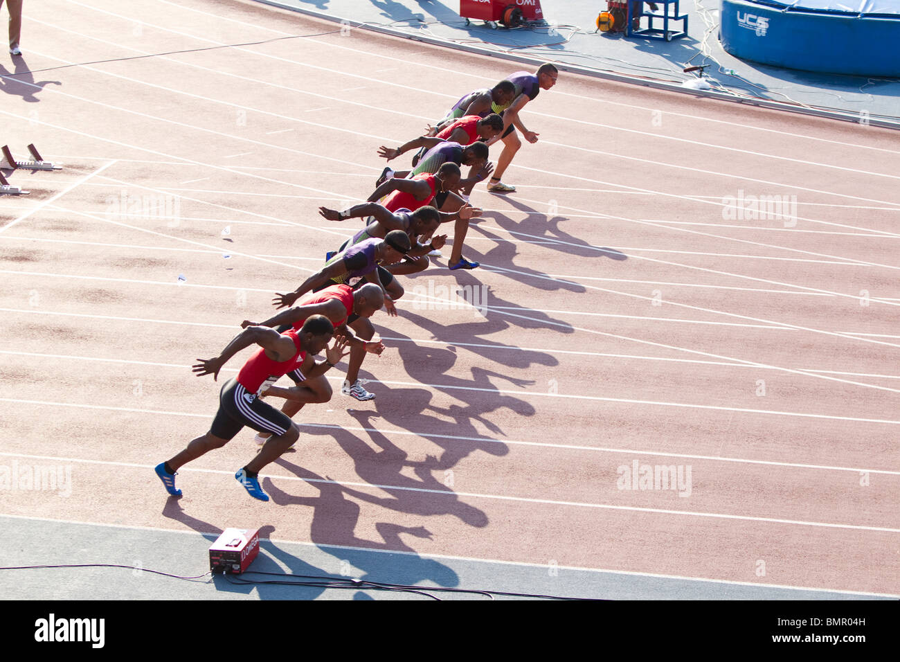 100 meter runner hi-res stock photography and images - Alamy