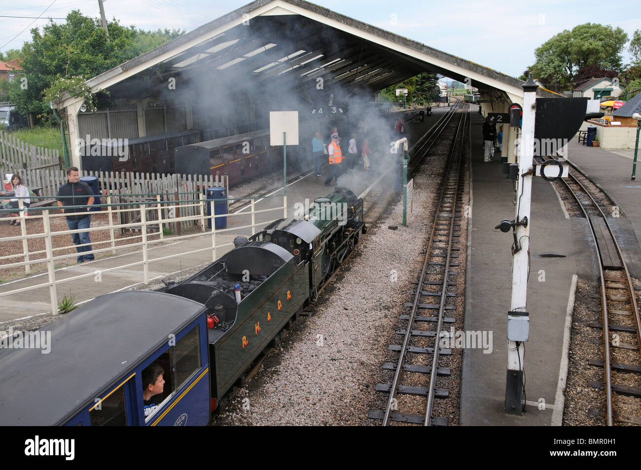 The Northern Chief steam engine pulling passenger carriages arriving at ...