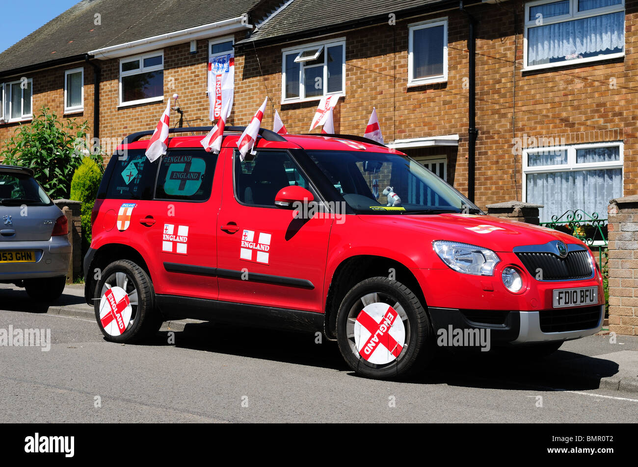 Car Decorated for World Cup 2010 With English Flag's Stock Photo - Alamy