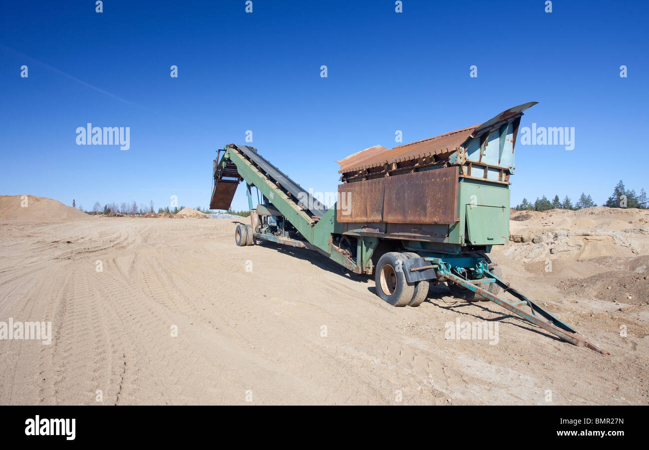 Movable conveyor belt and screening device for moving gravel and sand ...