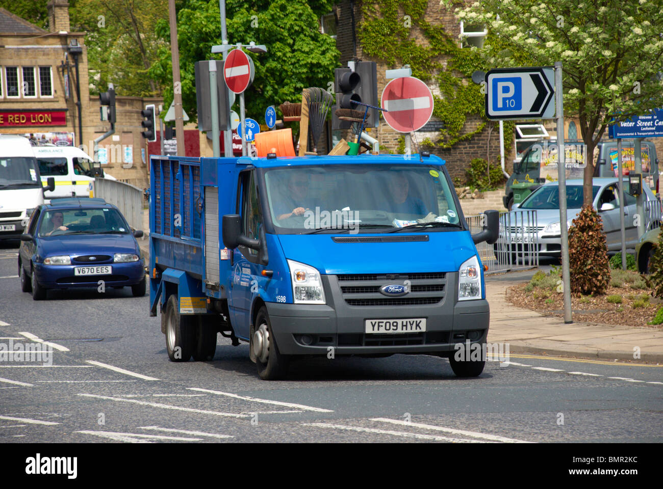 Blue ford van hi-res stock photography and images - Alamy