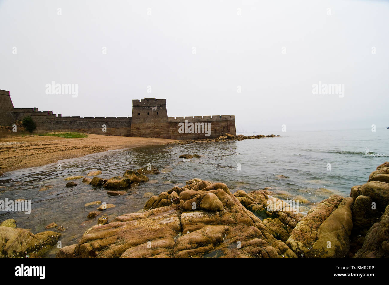 The great wall of China meets the ocean Stock Photo - Alamy