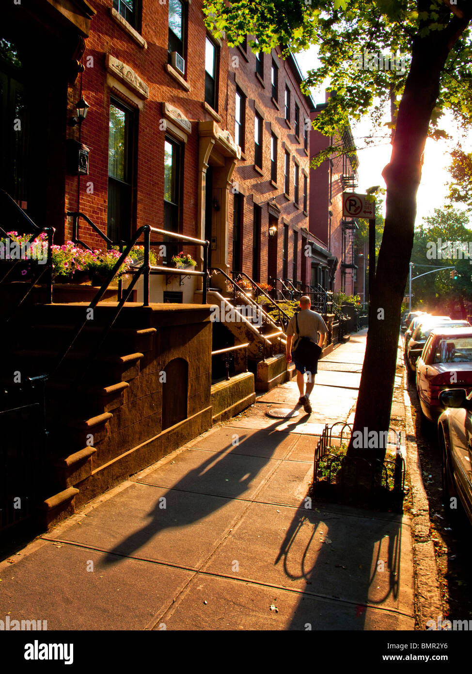 Summer city walks hi-res stock photography and images - Alamy