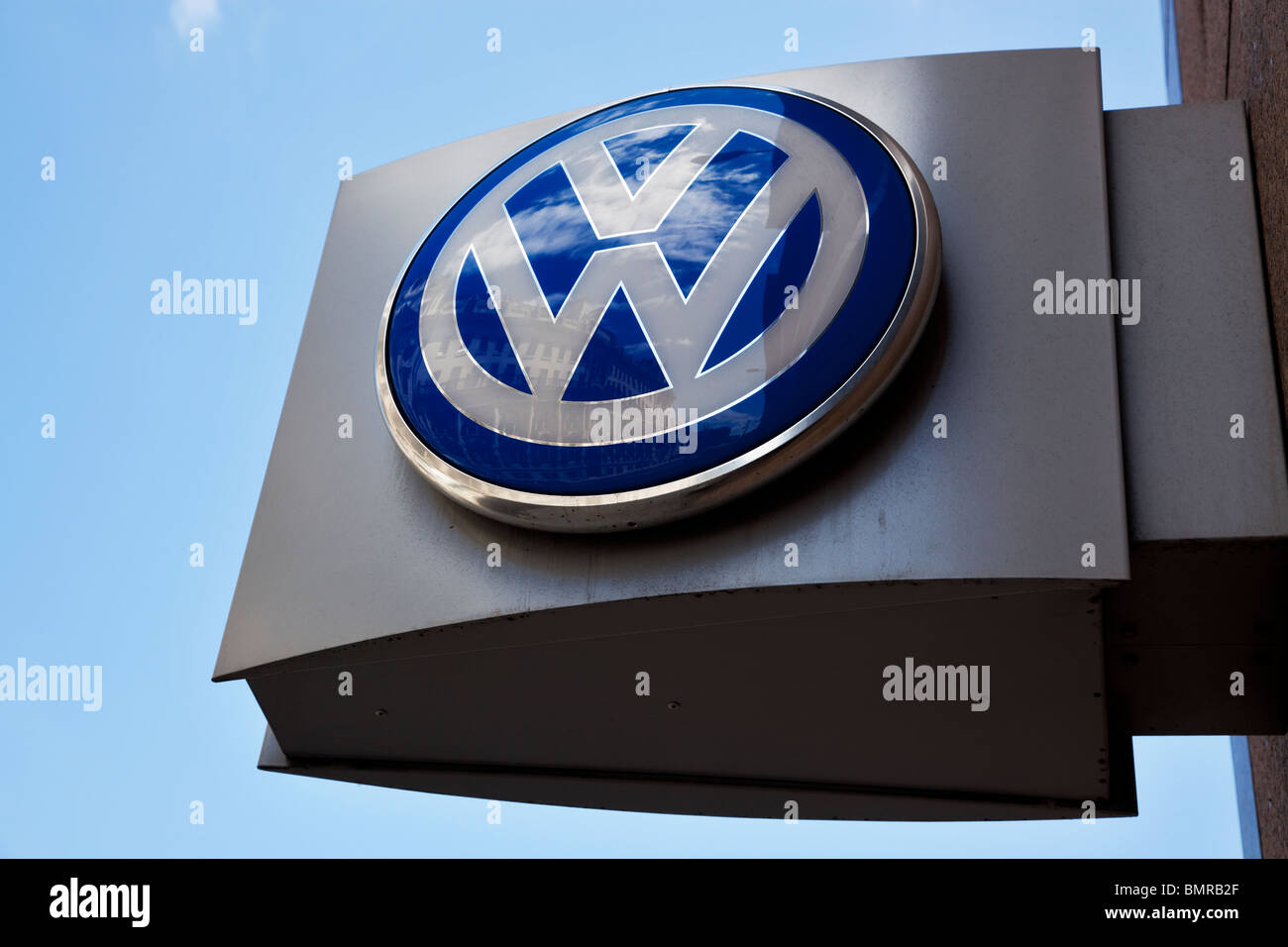 Vw dealership sign hi-res stock photography and images - Alamy