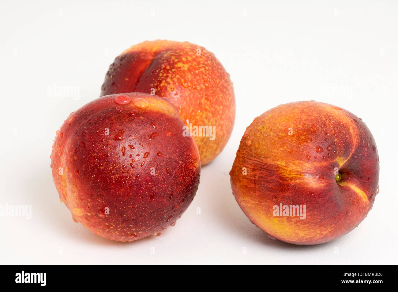 Whole nectarines hi-res stock photography and images - Alamy