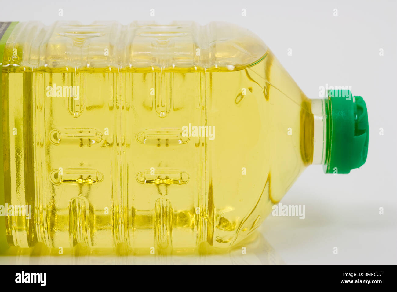 Bottle of vegetable oil Stock Photo - Alamy