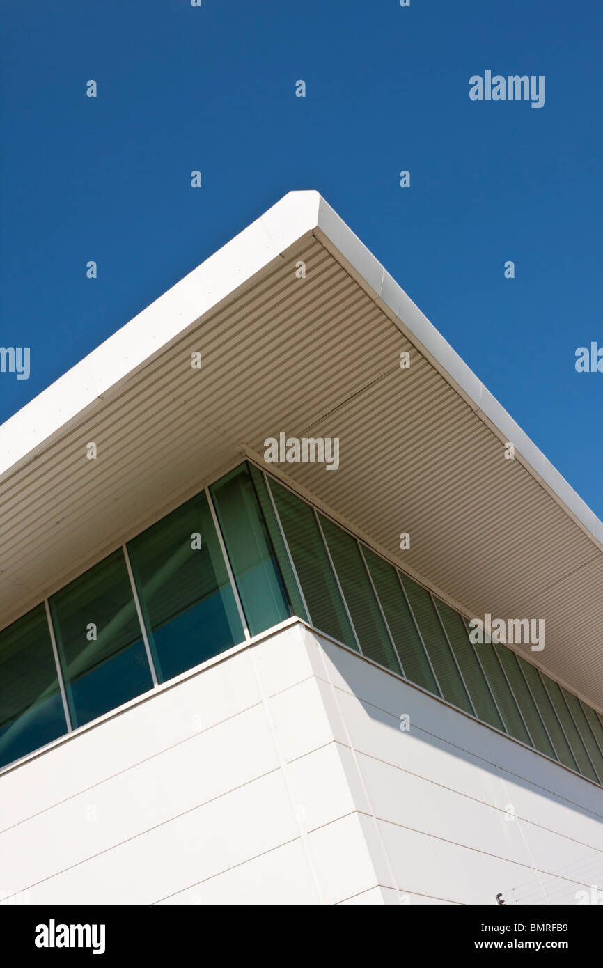 Architectural detail of roof corner on modern white building Stock ...