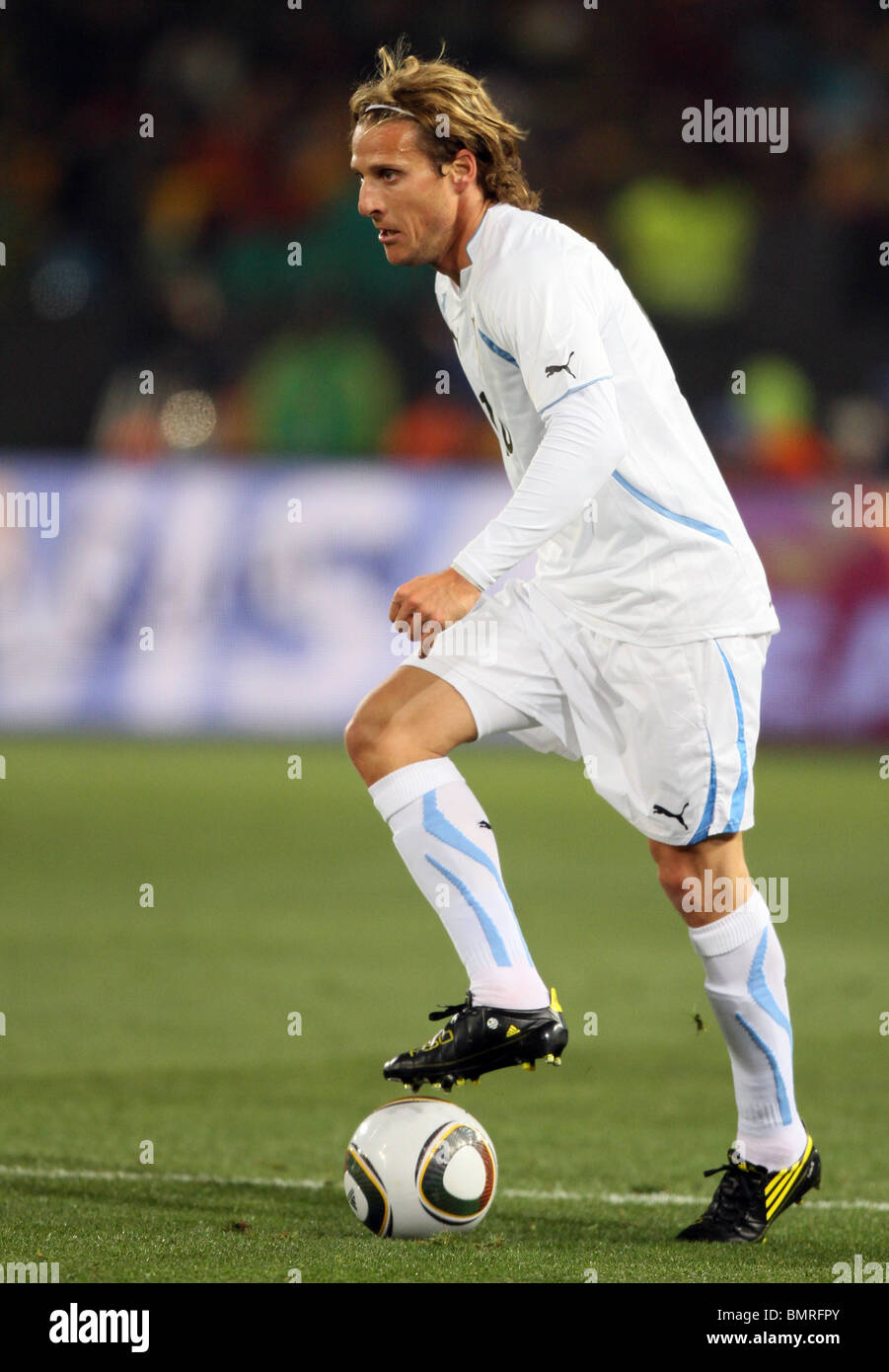 DIEGO FORLAN SOUTH AFRICA V URUGUAY LOFTUS VERSFELD STADIUM TSHWANE ...