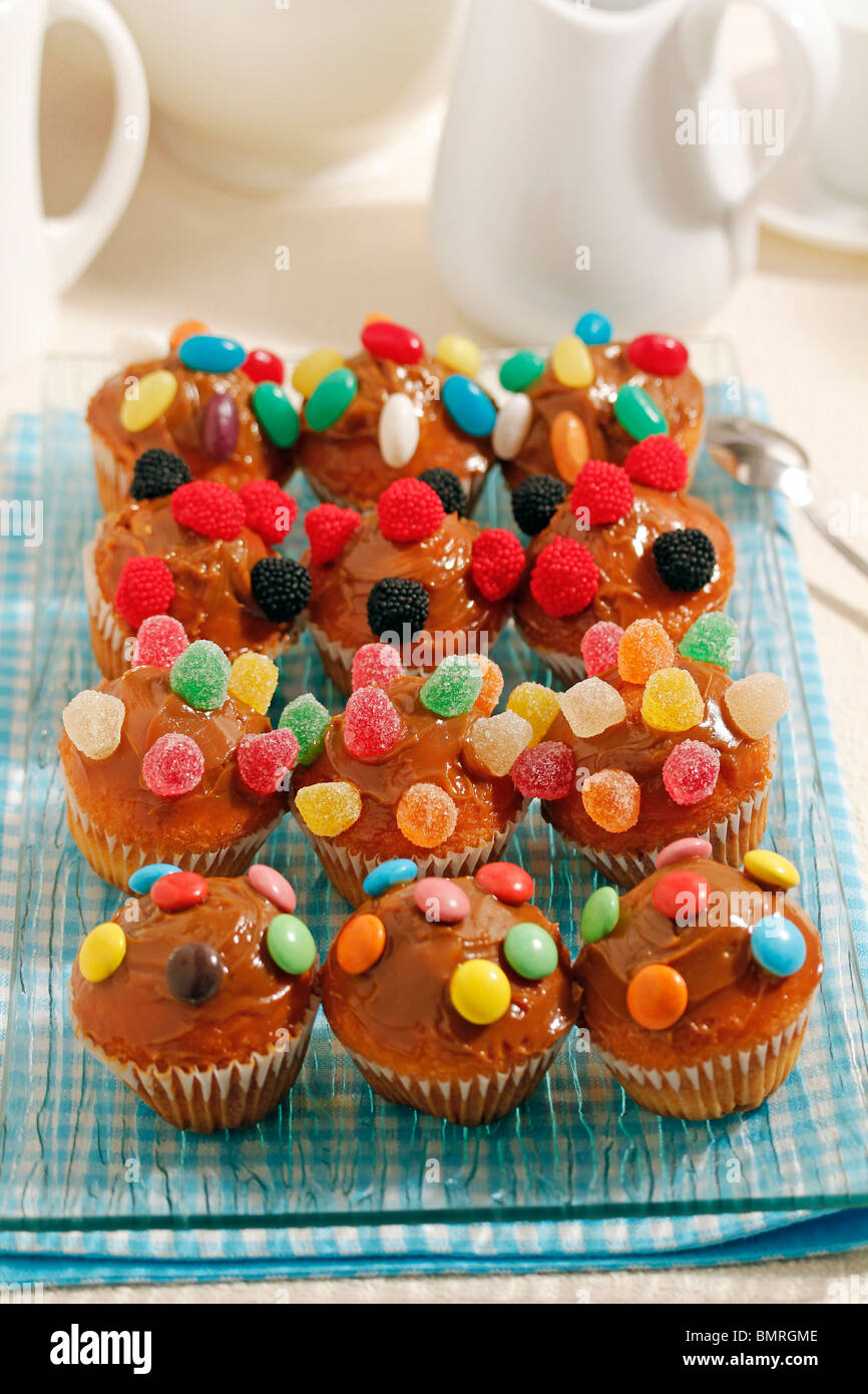 Easy homemade cupcakes. Step by step: PGGJNK-PGGJP2-PGGJPE-PGGJPR Stock ...