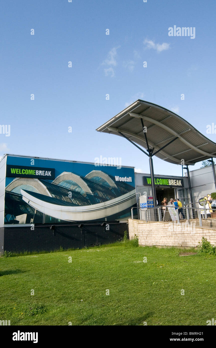 Motorway service stations hi-res stock photography and images - Alamy