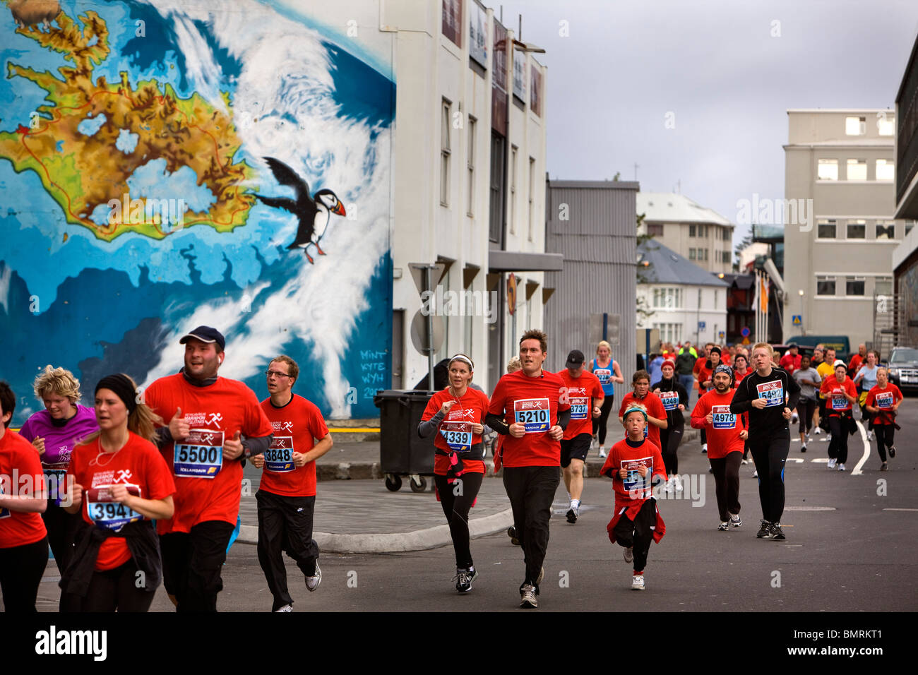 people running marathon Stock Photo - Alamy