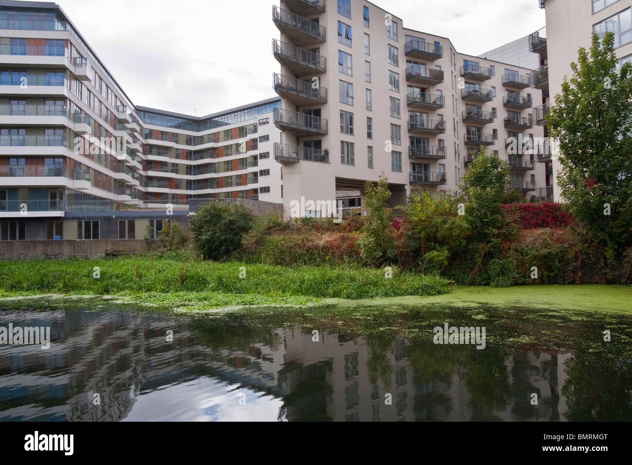 New apartments overlooking the canal in London Stock Photo - Alamy
