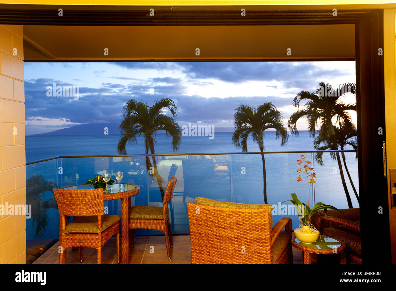 Napili Kai Resort, Sunset, Napili Bay, Maui, Hawaii Stock Photo - Alamy